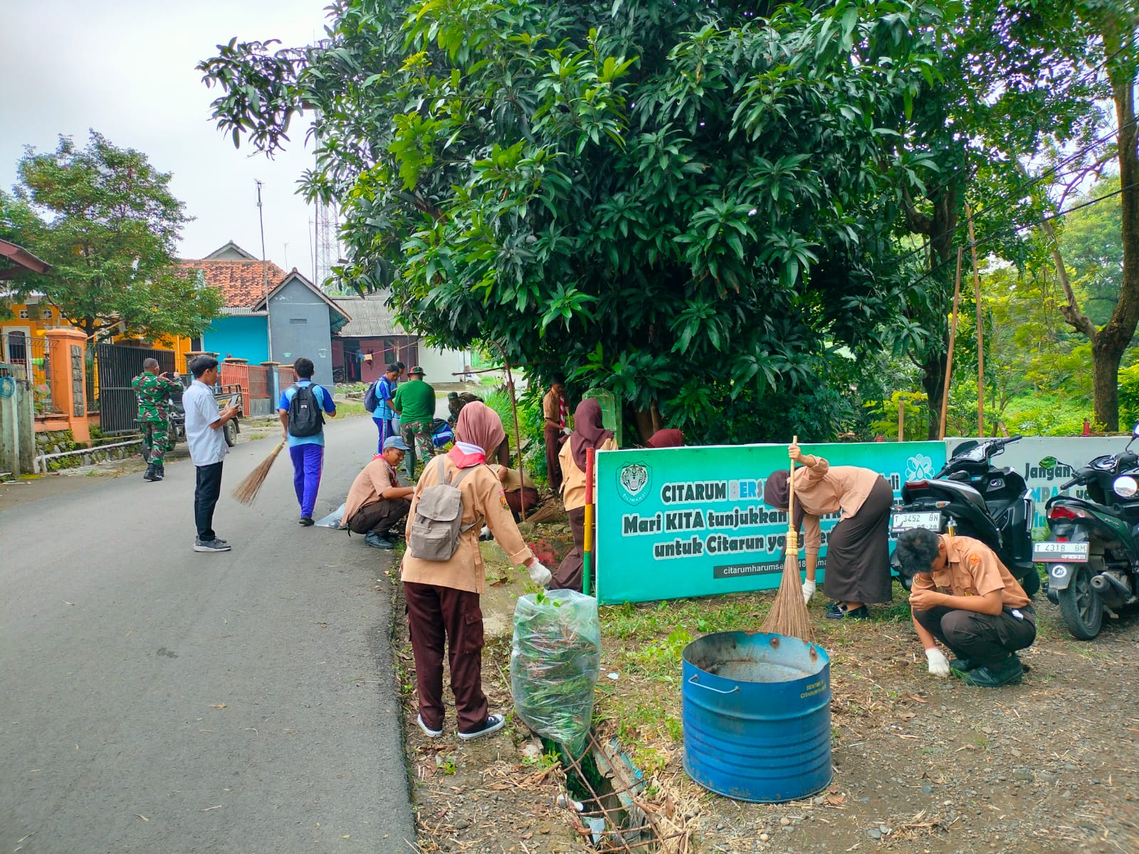 SISWA SISWI SMK TEXMACO KARAWANG MENGIKUTI KEGIATAN GERAKAN SERENTAK ...